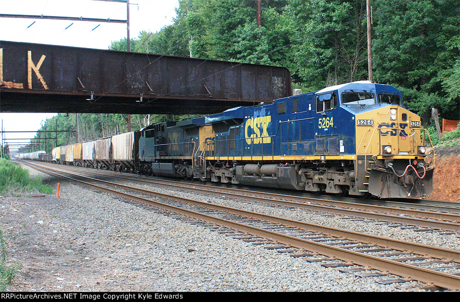 CSX ES40DC #5264 on Q439-21